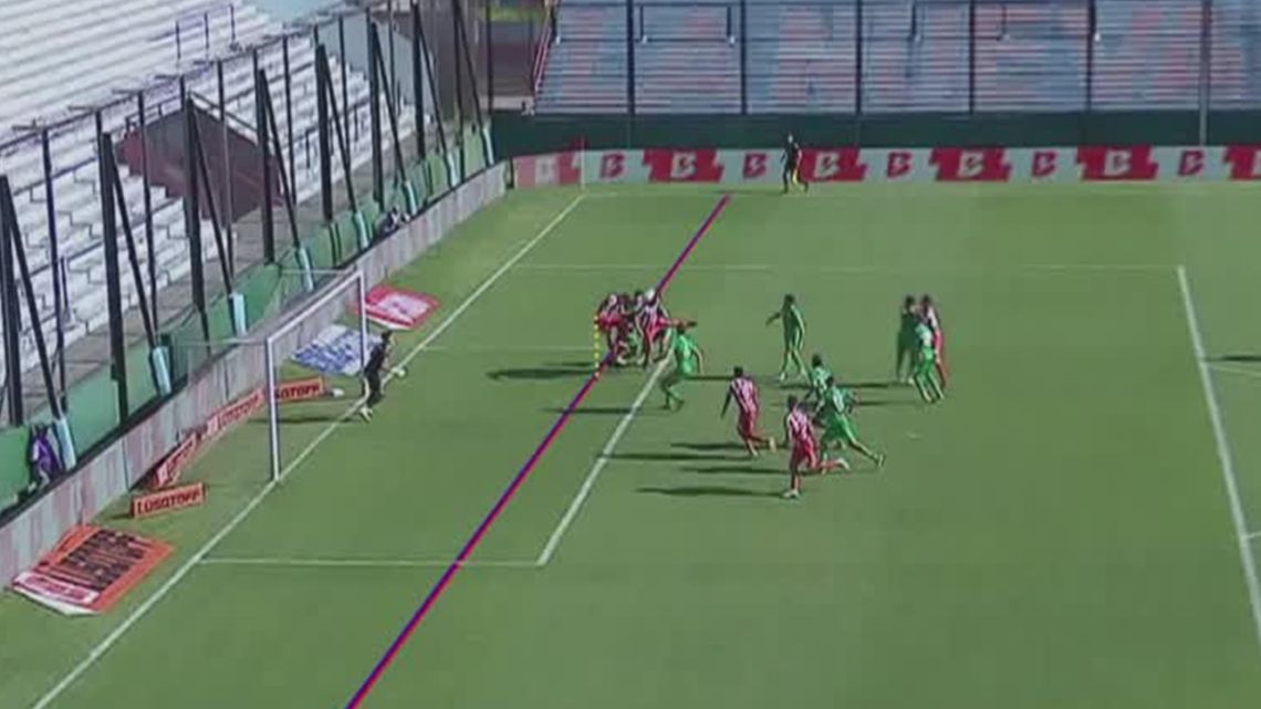 VAR polémico en la Liga Profesional: insólito gol convalidado a Barracas Central | 442