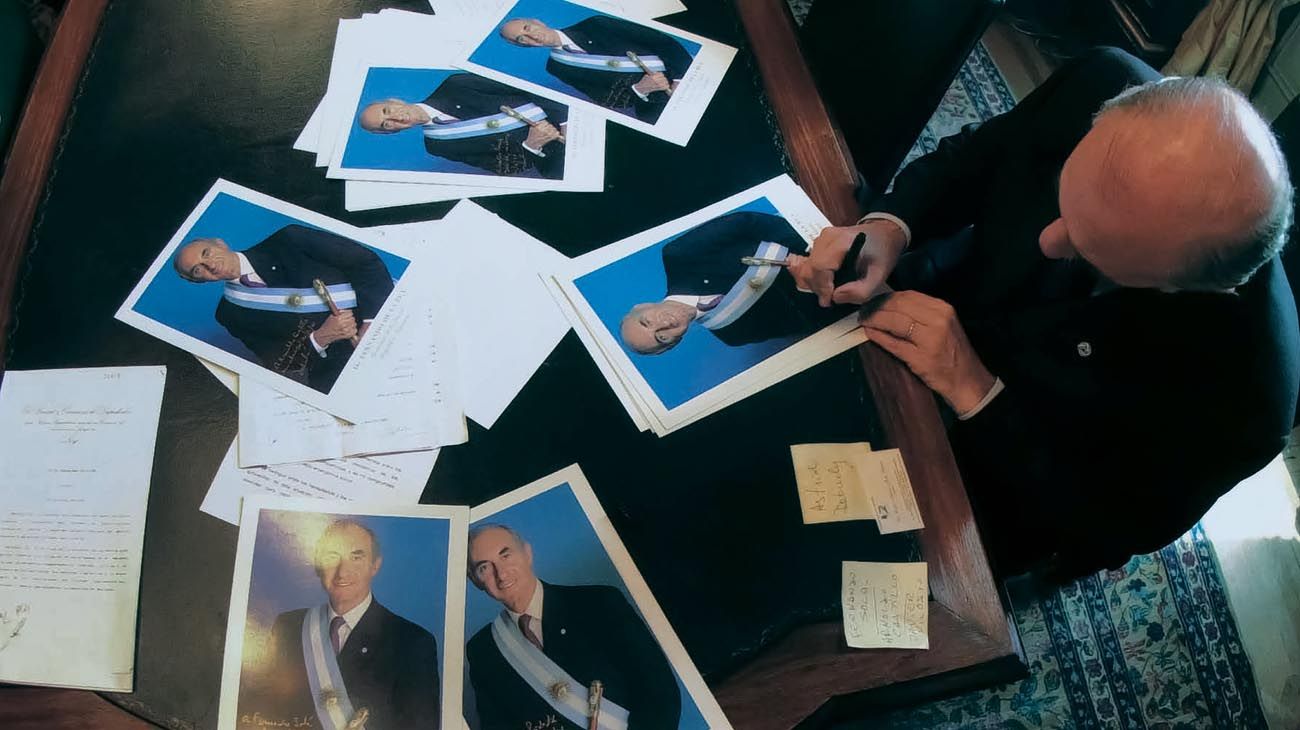 Víctor Bugge, el fotógrafo presidencial, decidió retirarse luego de 47 ...