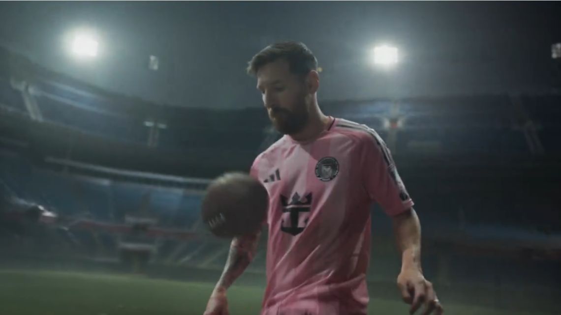 Lionel Messi brilló en un ingenioso spot de Apple para presentar la ...