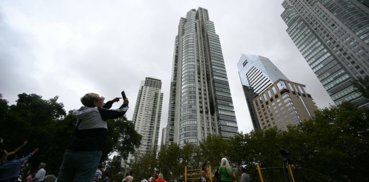 Mass evacuation as fire breaks out at 51-floor building in Puerto ...