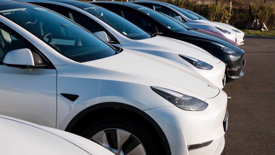 Las ventas de Tesla cayeron 45% en Europa en medio de la intromisión ...