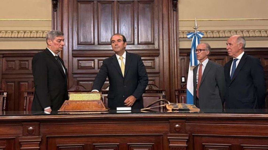 El juez Ramos Padilla le prohibió a García-Mansilla que intervenga en decisiones de la Corte ...