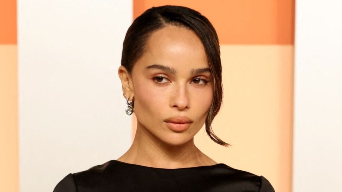 El extravagante y transparente look de Zoë Kravitz para la fiesta de ...