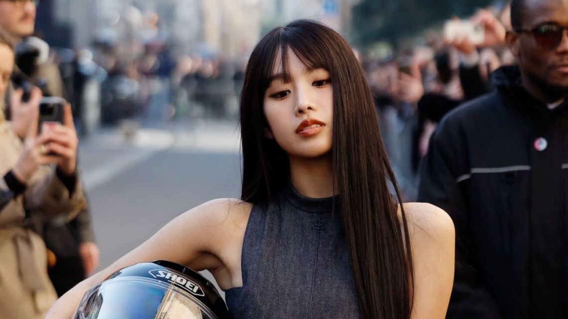 La increíble entrada de Natty, de Kiss Of Life, a un desfile en la ...