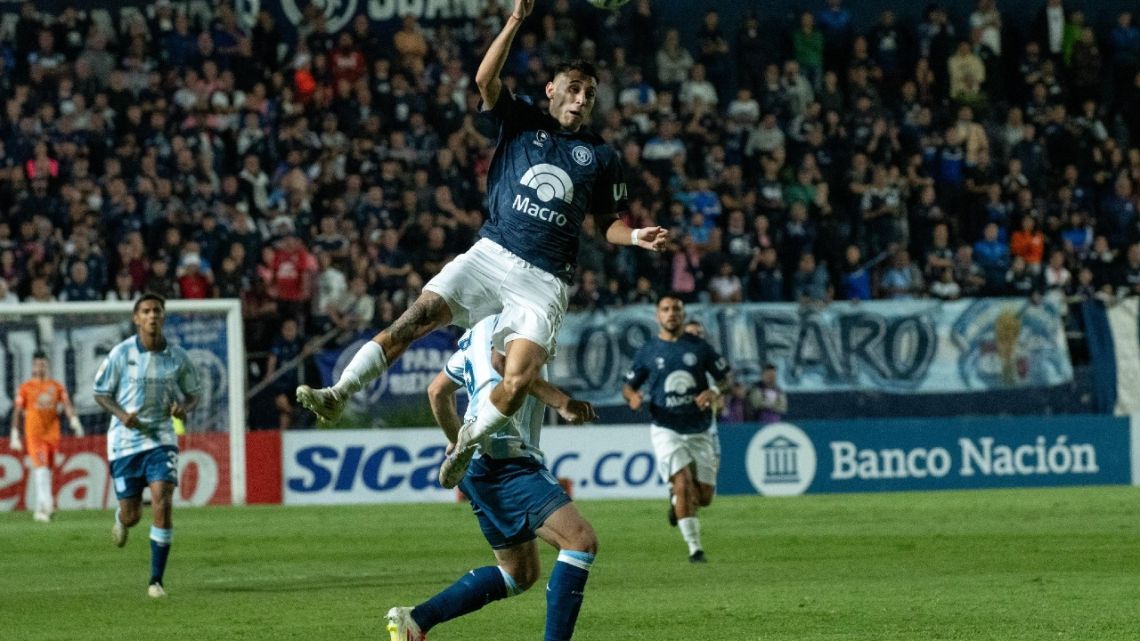 Racing lo ganaba con tranquilidad, pero Independiente Rivadavia lo dio vuelta y se llevó la ...