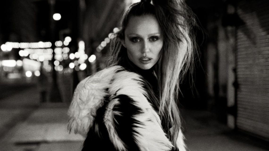 Miley Cyrus lanzó la primera canción de su nuevo disco ‘something ...