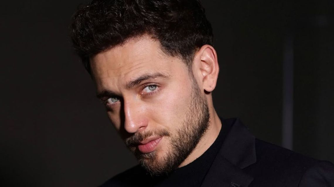 Las mejores fotos de Carlos Báez, el galán de 'Rojo Carmesí' | Caras