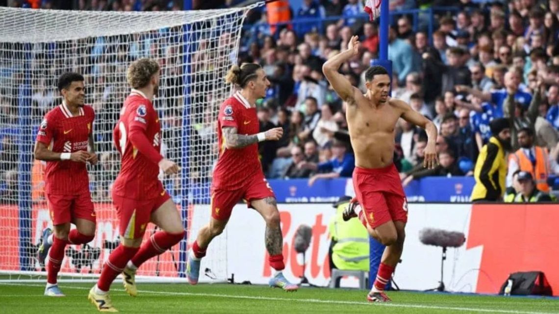 El Liverpool sentenció el descenso de Leicester y quedó a un paso de conseguir el campeonato | 442