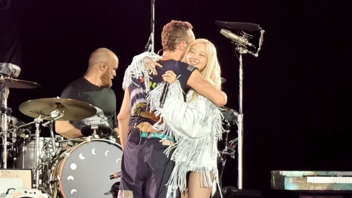 ROSÉ se une a Coldplay en el escenario para una épica presentación de ...