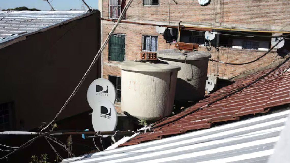 Fiebre tifoidea en Ciudadela: 15 casos, un edificio sin agua segura y ...
