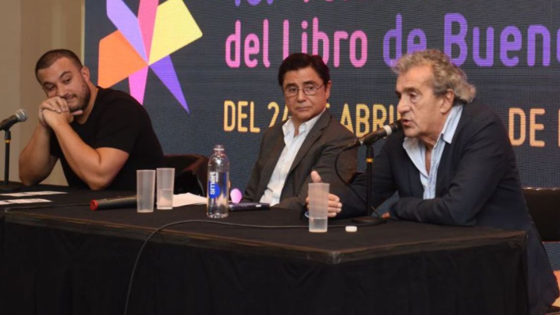 Fontevecchia en la Feria del Libro: "Los cuestionamientos al periodismo ...