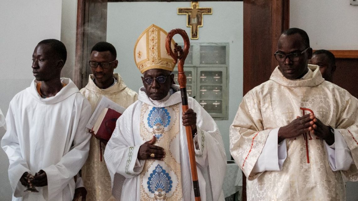 El cardenal africano Robert Sarah, adalid de los críticos de Francisco ...