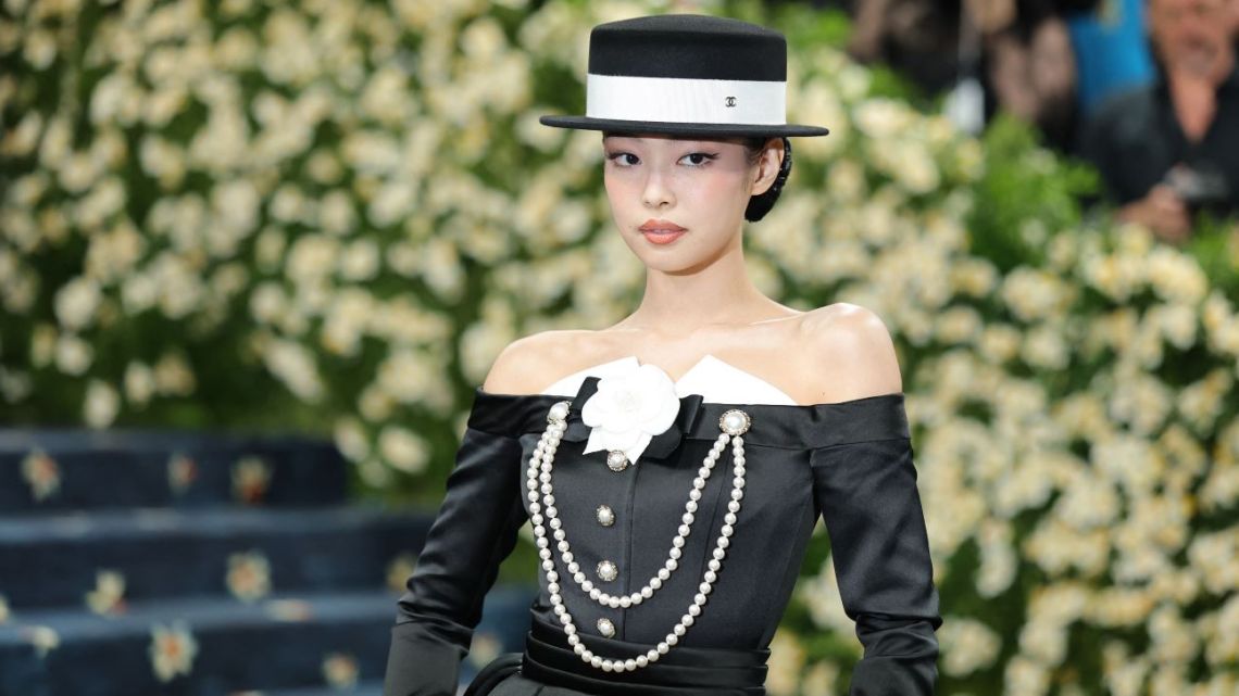 MET Gala 2025: Jennie causó impacto en un look de Chanel sacado de una película clásica | Exitoina