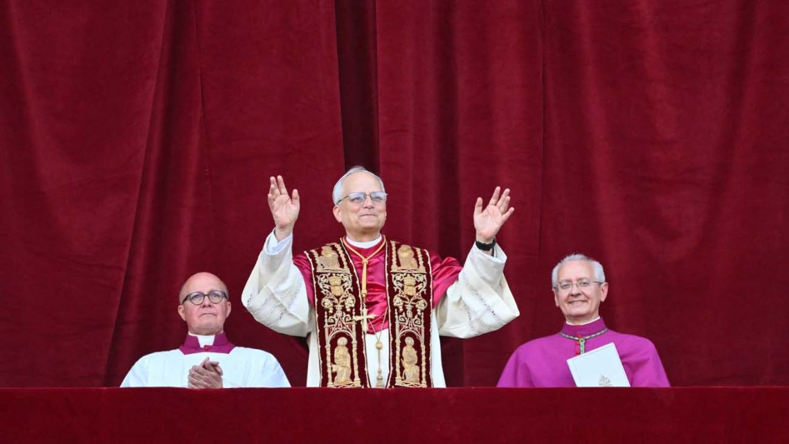 Habemus Papam: Qué significa la vestimenta del nuevo Papa León XIV | Perfil