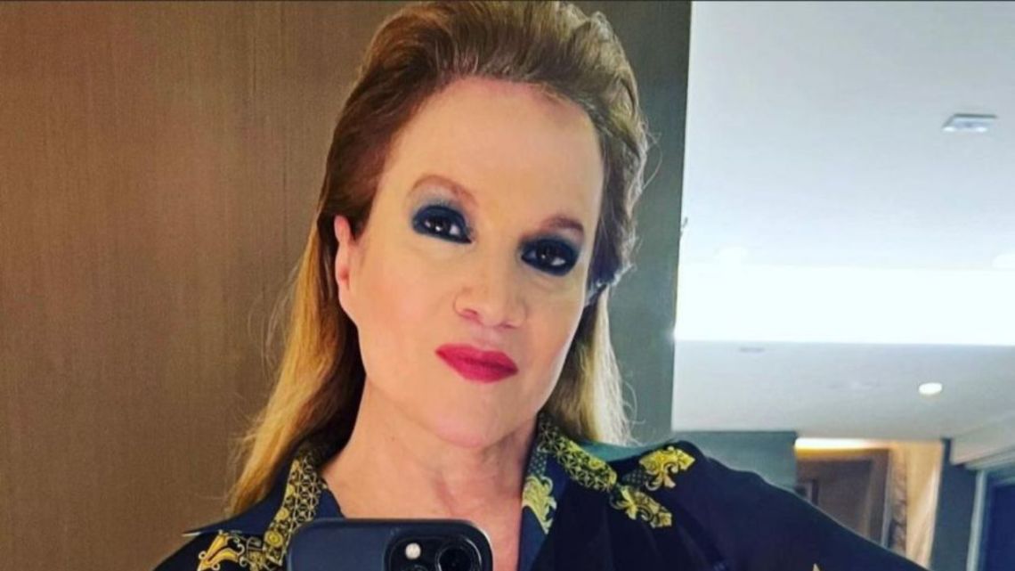 Lucía Galán cumplió 64 años a puro karaoke y rodeada de amigos de toda ...