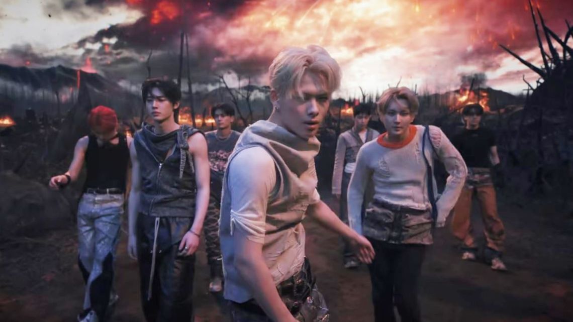 El grupo de K-Pop ENHYPEN lanzó su nuevo álbum y el video de "Bad Desire (With or Without You ...