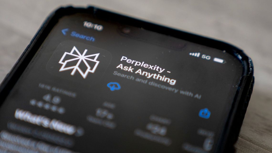 Apple estudia compra de Perplexity para reforzar estrategia en ...