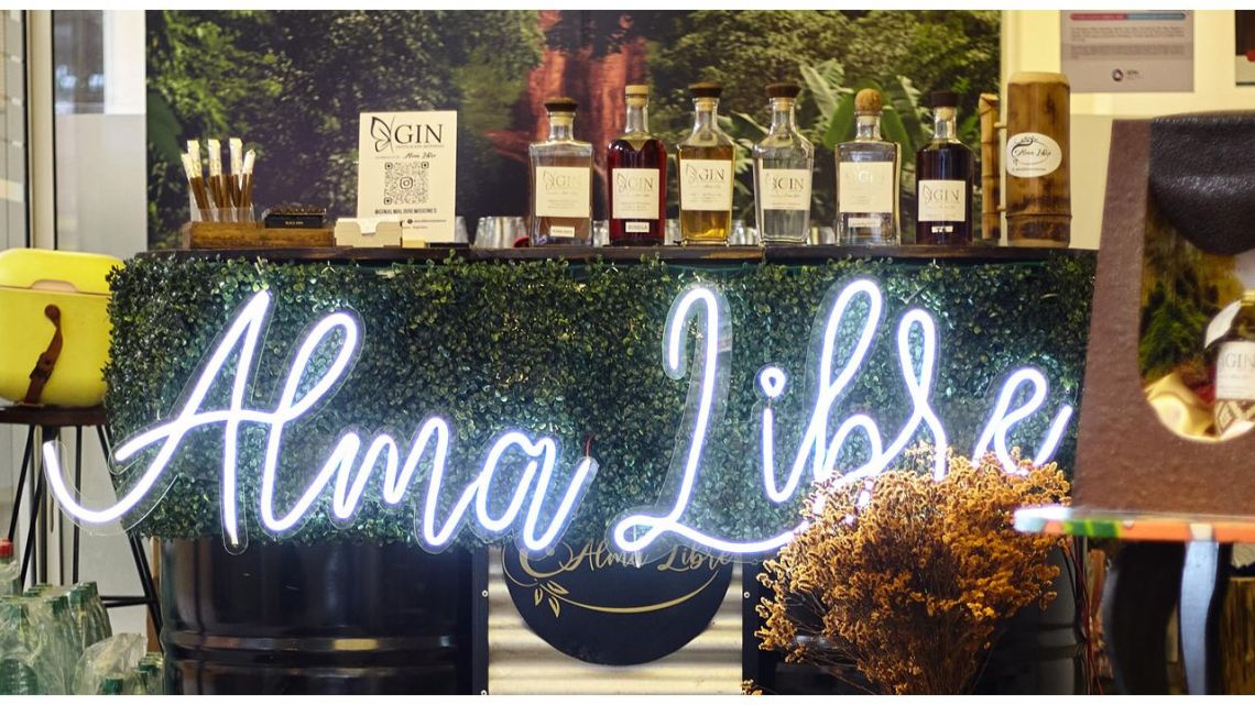ALMA LIBRE COCTELERIA & JUNGLE DISTILLERY | Caras