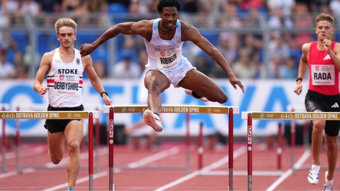 Percance viral: Chris Robinson ganó la carrera, pero sufrió un accidente íntimo que lo incomodó ...