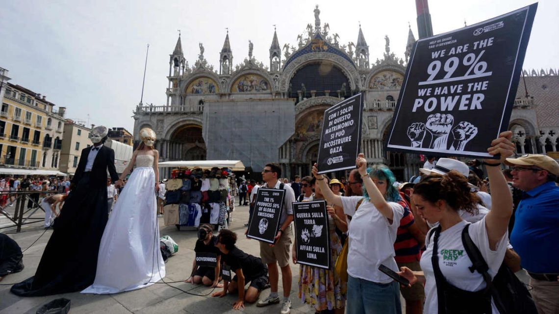 El casamiento de Jeff Bezos divide a Venecia: entre la celebración de ...