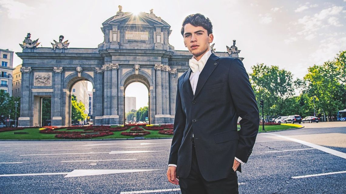 Cómo es la vida de Martín Savi, el tenor que triunfa en España | Caras