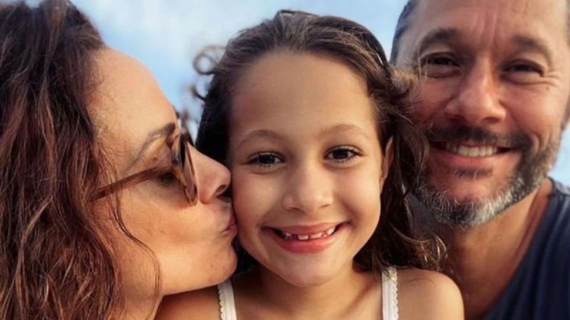 Así es la vida de Nina, la hija de Diego Torres y Débora Bello: lejos ...