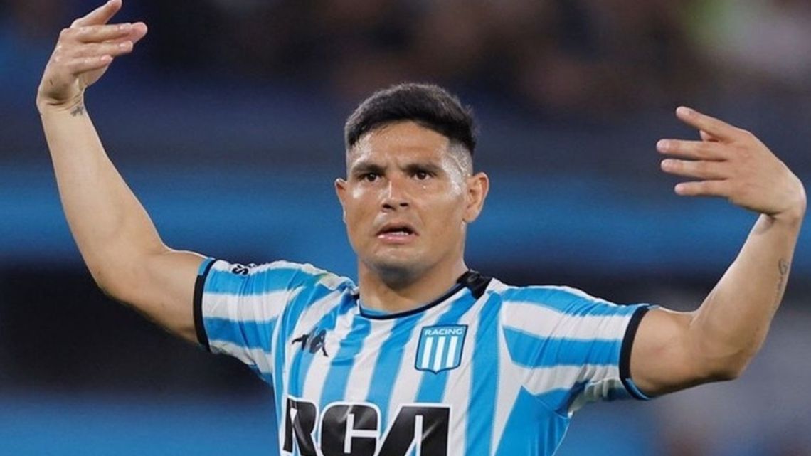 El video viral de Salas junto a Milito en medio de una partida de truco ...