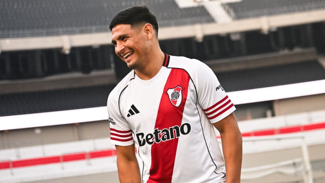 Salas se puso la de River y les dejó un mensaje a los hinchas: "Es un ...