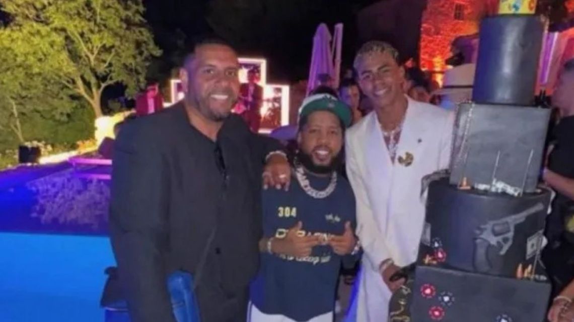 Mishell_granda porno i saw a young female who showed up