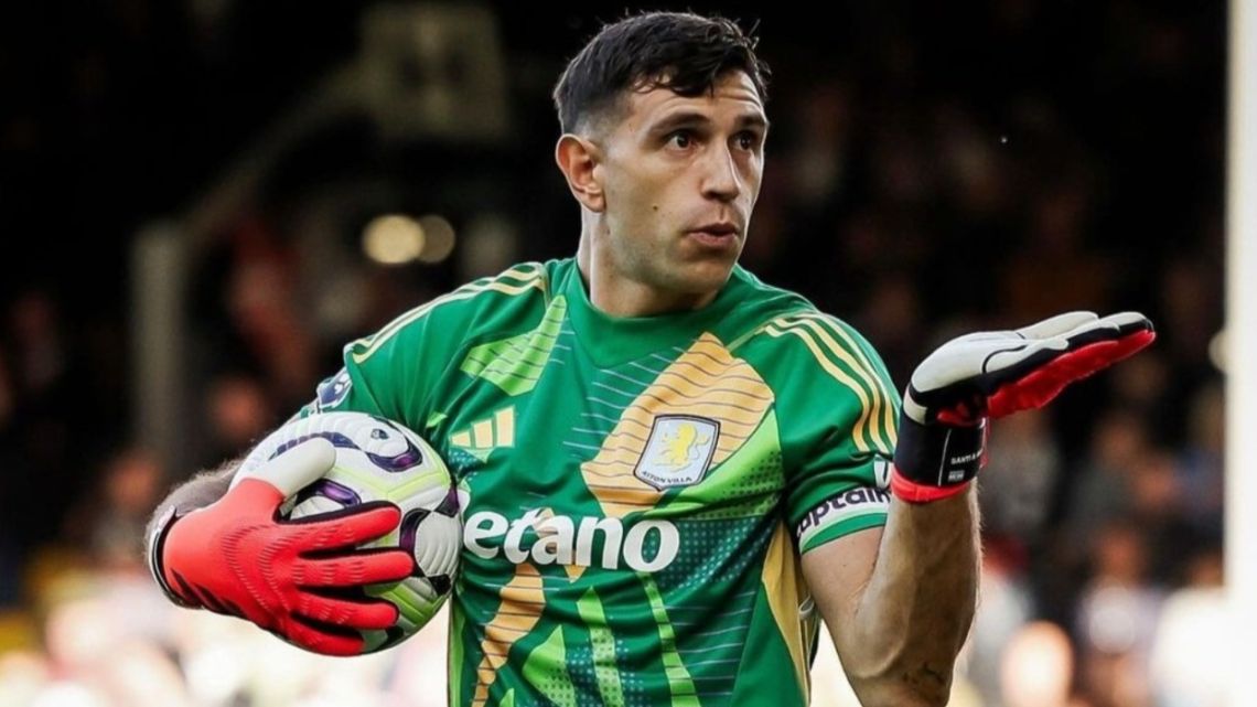 Dibu Martínez volvió a Aston Villa y debe definir su rol | 442