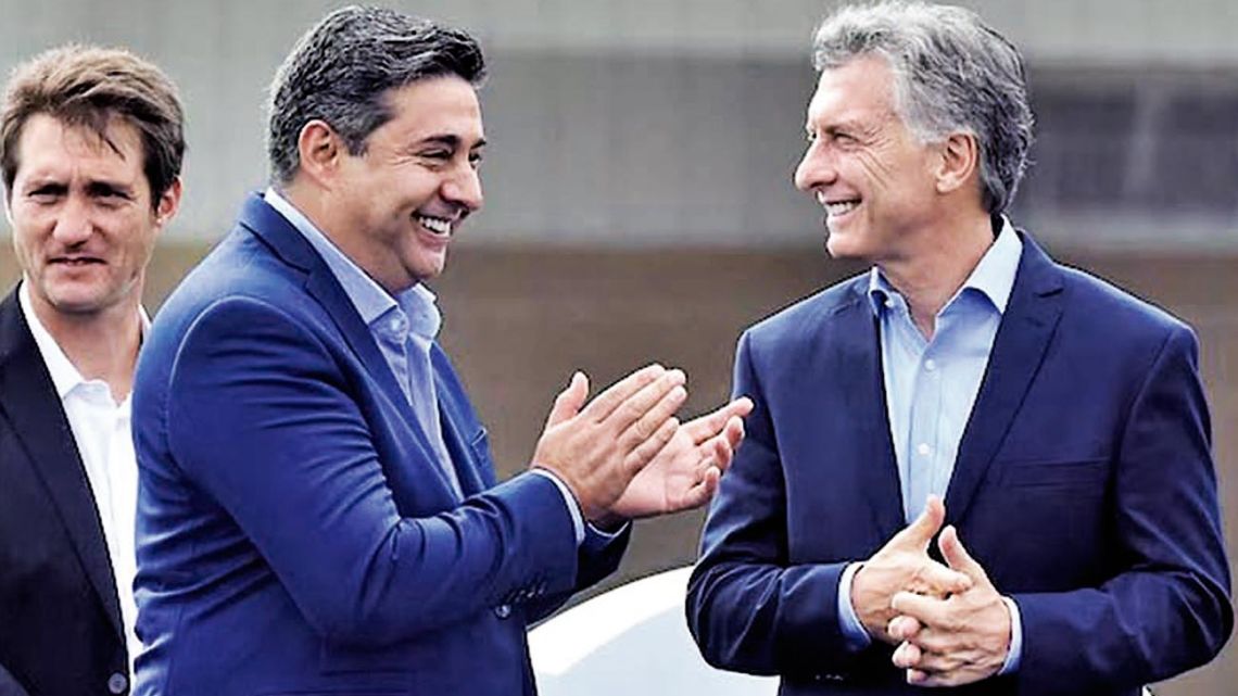 Con aval de Macri, Angelici toma el control de CABA | Perfil