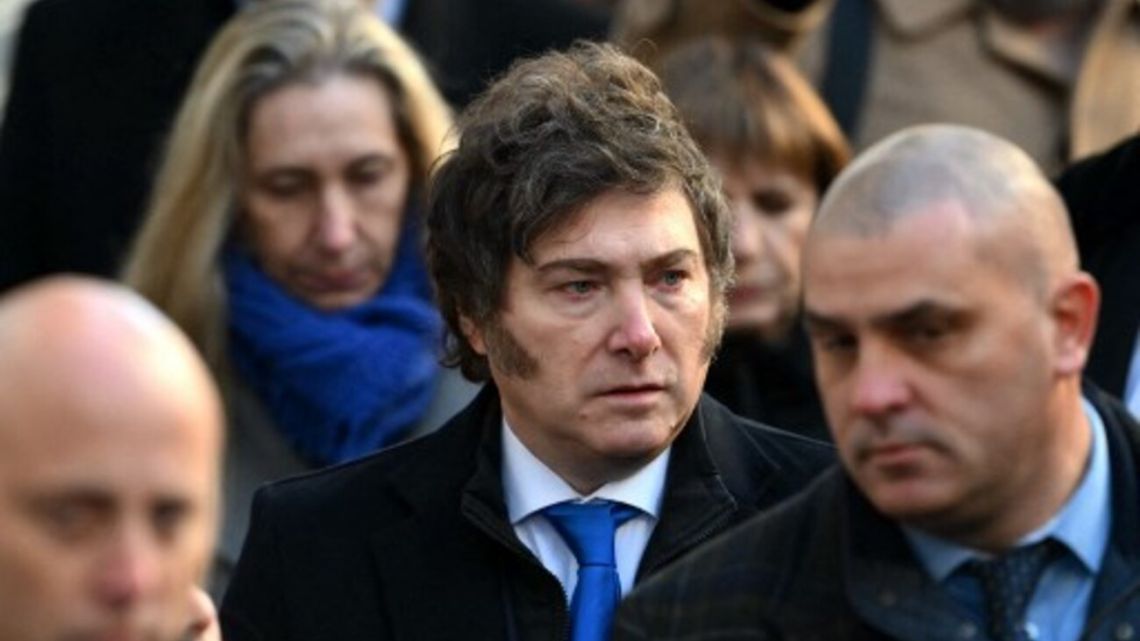 Javier Milei advirtió que Clarín "no se va a quedar con Telefónica ...