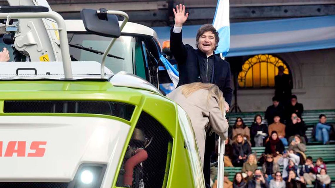 La Argentina del pochoclo: humo, ruido y fuga emocional | Perfil