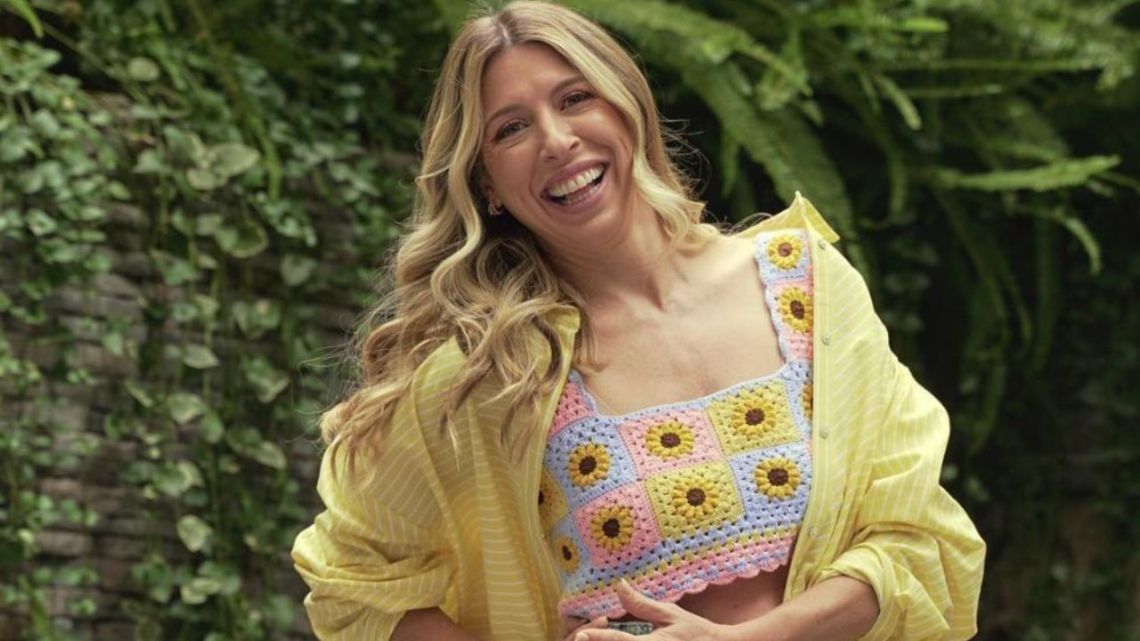 Florencia Bertotti vende su ropa desde $14.800 y hasta 40% de descuento ...