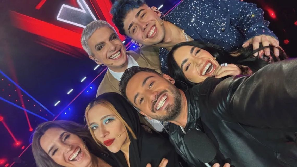 Lali Espósito, La Sole, Luck Ra y Miranda sorprendieron al cantar "La isla del sol" en La Voz ...