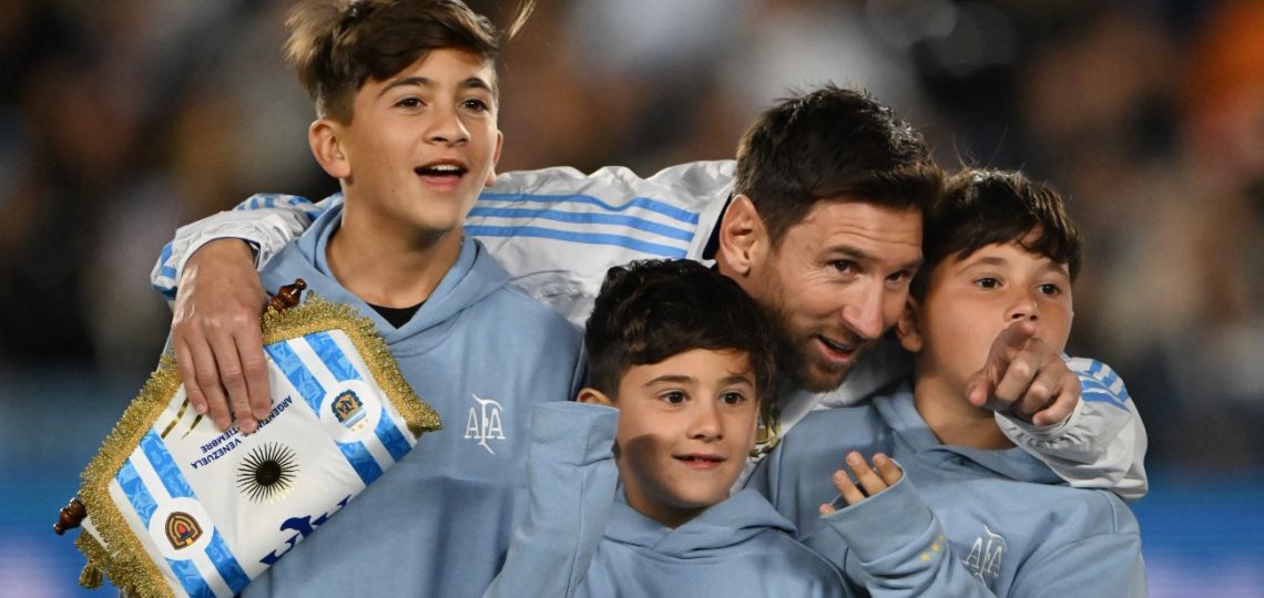 Messi bags a brace, enjoys last World Cup qualifier to fullest | Buenos ...