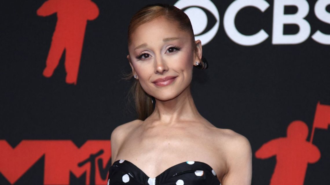 El impresionante look que lució Ariana Grande en los VMAs 2025 a días de anunciar su nuevo tour ...