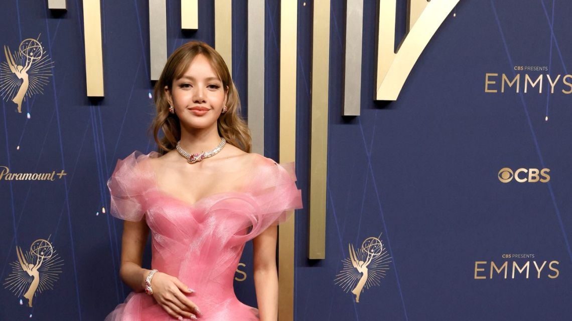 Lisa causa impacto con su look de ensueño en la alfombra roja de los ...