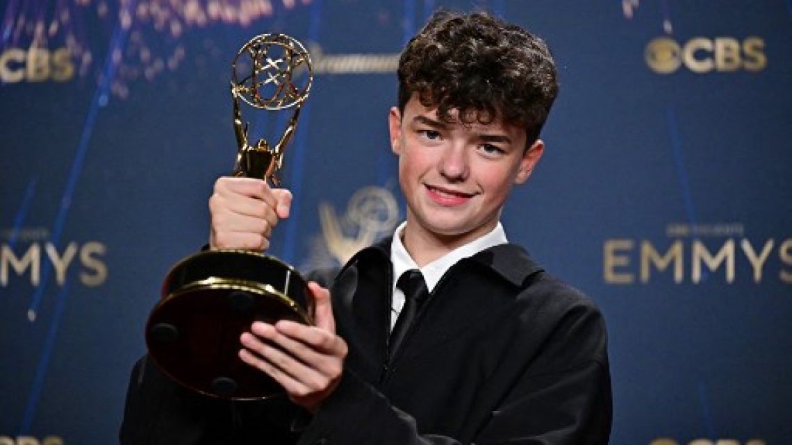 “Adolescencia” arrasa en los premios Emmy | Perfil