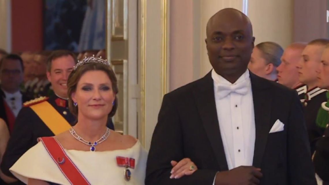 La hija del Rey de Noruega podría perder su título real tras un ...