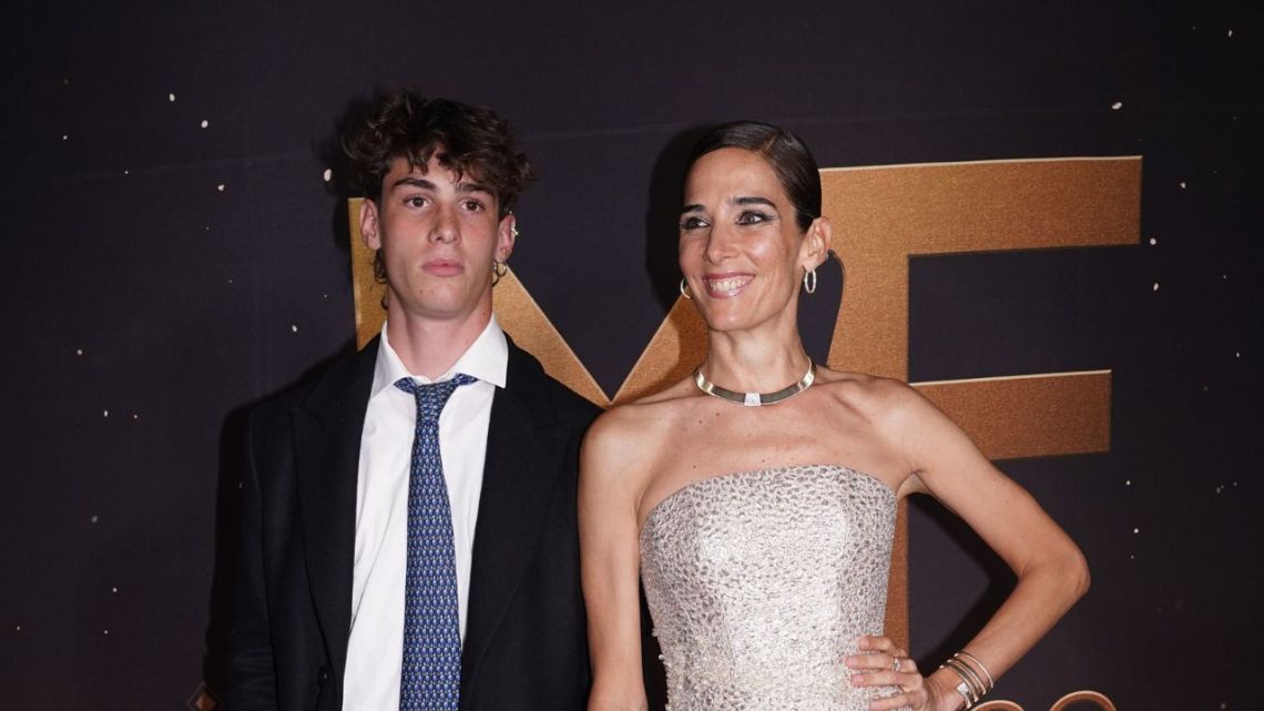 El debut de Silvestre Valenzuela, el hijo de Juana Viale, en los Martín Fierro 2025 | Caras