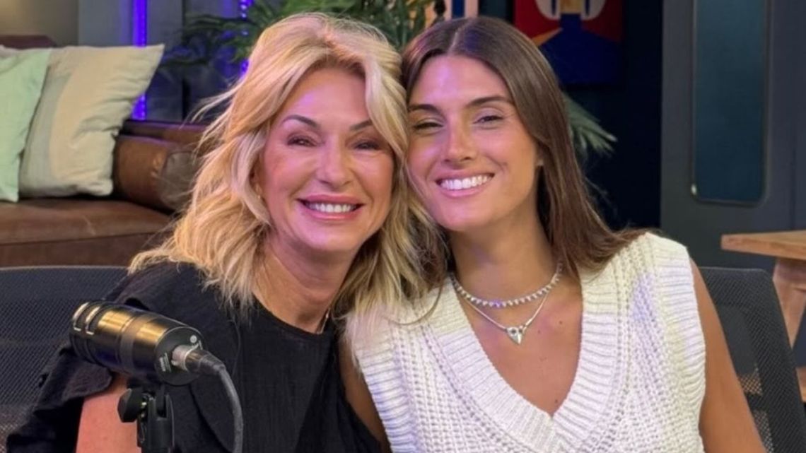 Espuma, carteles y la emoción de Yanina Latorre: Lola Latorre se ...