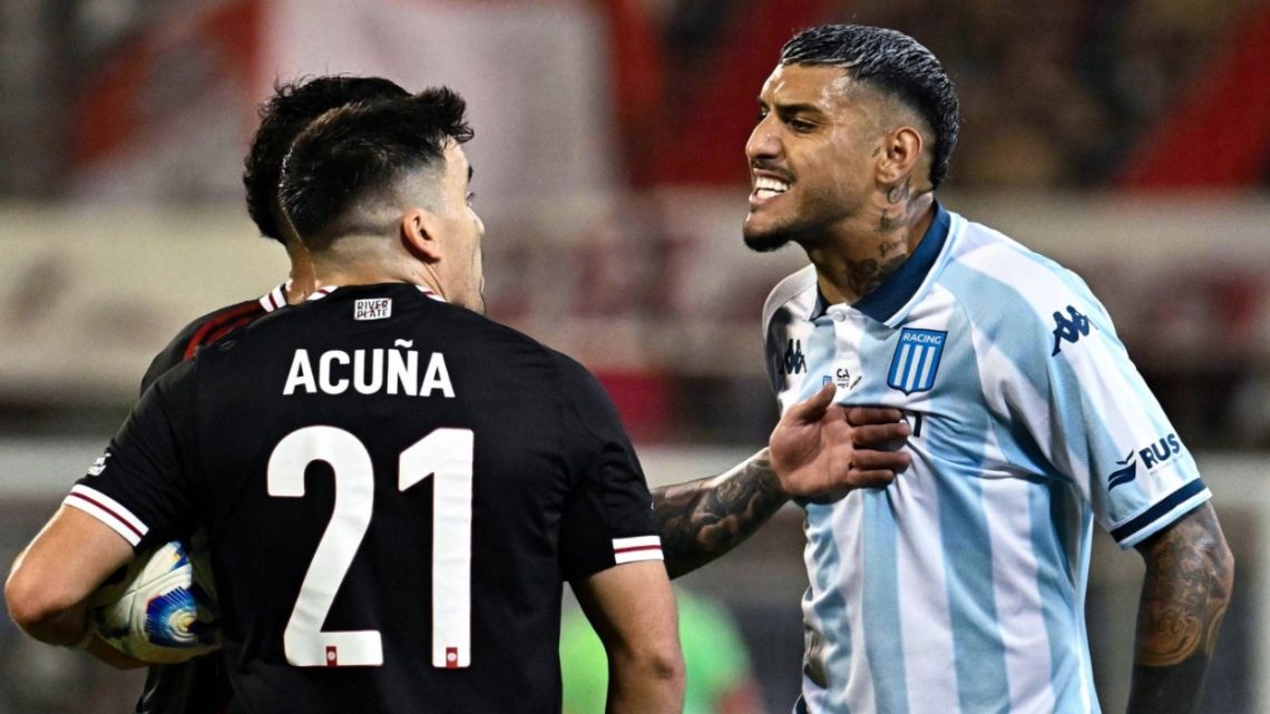 Adrián Balboa se disculpó públicamente luego de haber escupido a Marcos ...