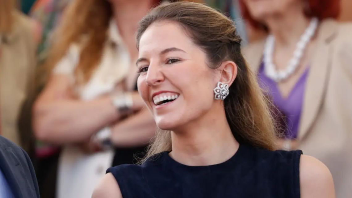 Quién es Victoria López-Quesada, la prima de Leonor y Sofía que acaba de anunciar su primer ...