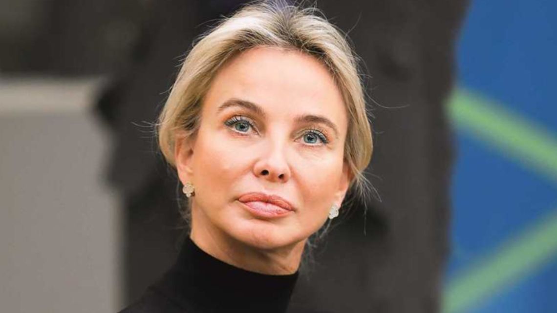 Así es hoy la vida de Corinna Larsen, lejos de la corona y bajo la lupa ...