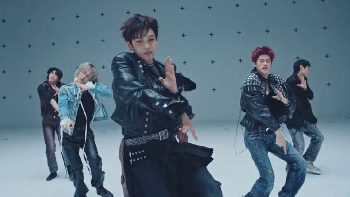 El grupo de K-Pop RIIZE lanza su nuevo álbum sencillo "Fame" con un ...