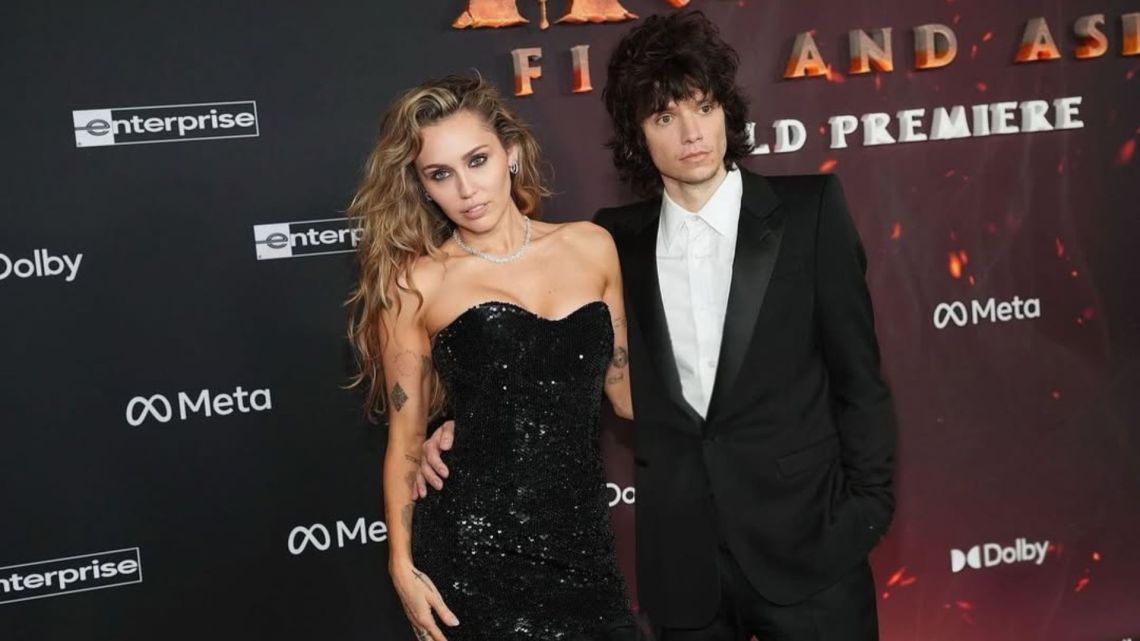 Miley Cyrus volvió a apostar al amor y se comprometió con Maxx Morando ...