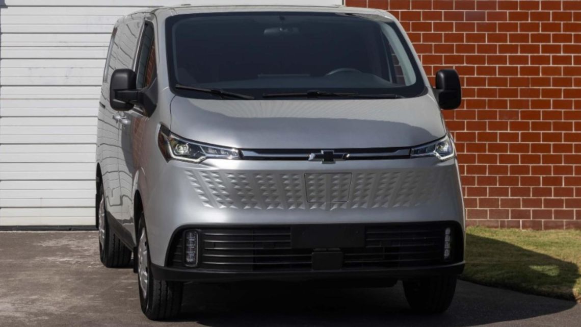 Chevrolet lanza la Express Max EV 2026, una van eléctrica con hasta 302 ...