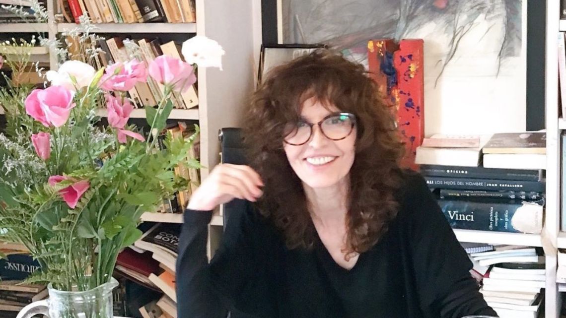 Esther Goris mostró el antes y el después de su jardín, que había ...