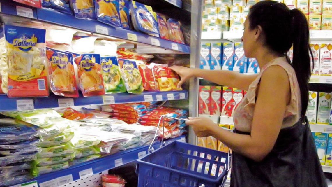 La canasta de alimentos de febrero trepó casi 4% en CABA y ronda el 8% ...